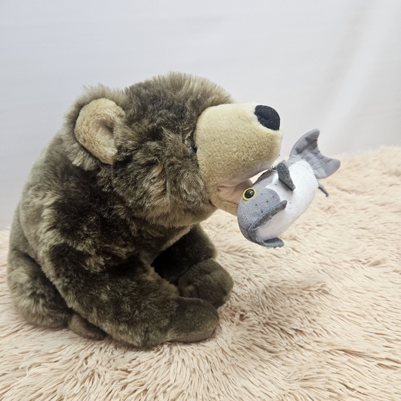Artic Circle Ent. | Toys | Grizzly Bear With Fish 2 Plush Realistic ...